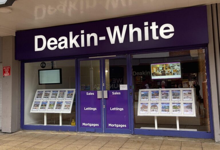 Deakin-White – Quadrant Shopping Centre